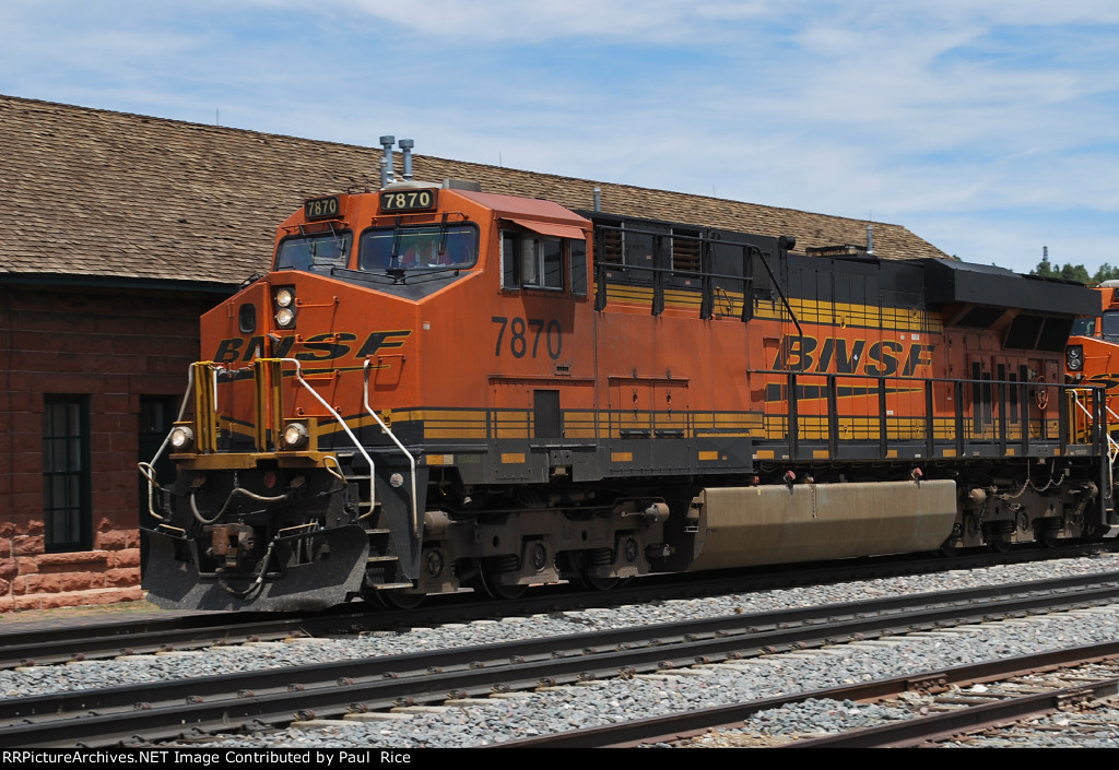 BNSF 7870 Point On West Bound Container Train